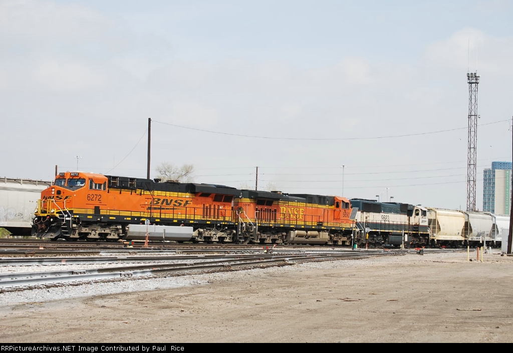 BNSF 6272 Leads Covered Hoppers Out Of Denver